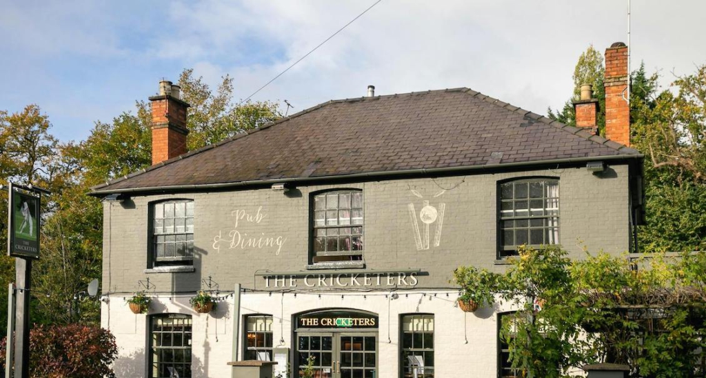 The Cricketers, Row Town - Celebrate Your Loved One